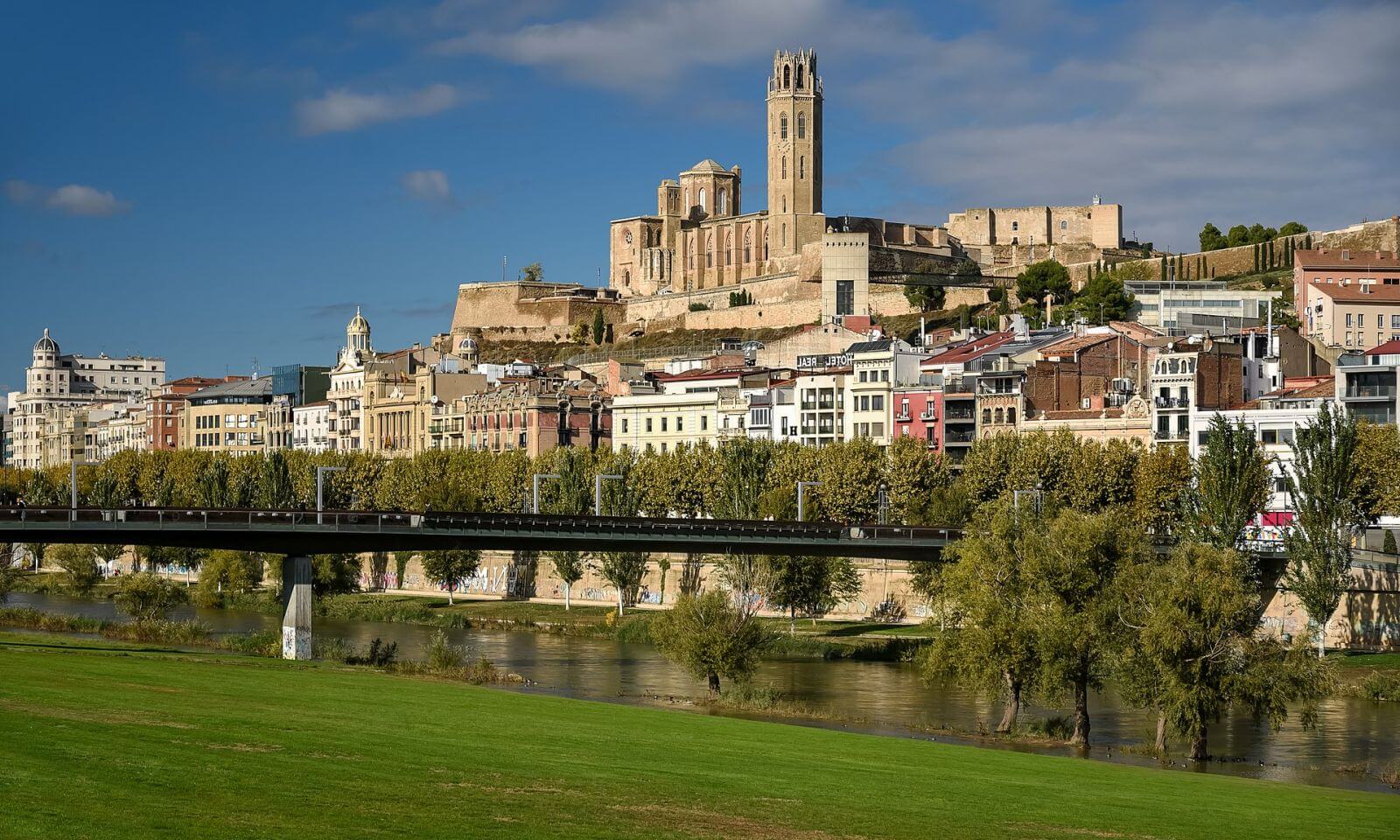 Lleida – miasto i najwyżej położona prowincja w Katalonii. Poznaj ...
